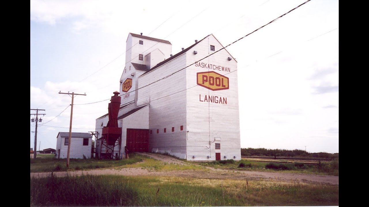 Lanigan, Saskatchewan Cenotaph - YouTube