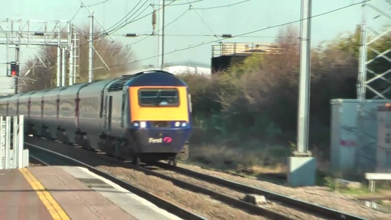 First Great Western Intercity 125 High Speed Trains at Speed - Ealing ...