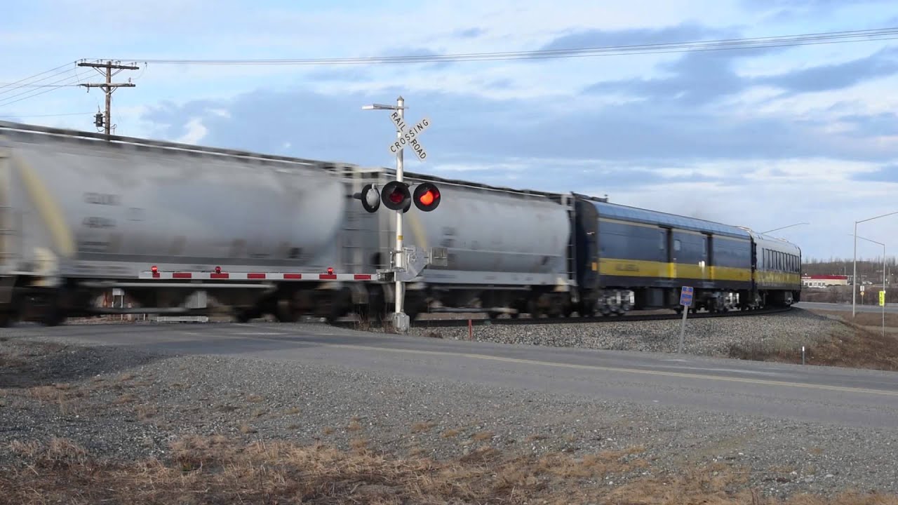 Alaska Railroad passenger/freight - YouTube