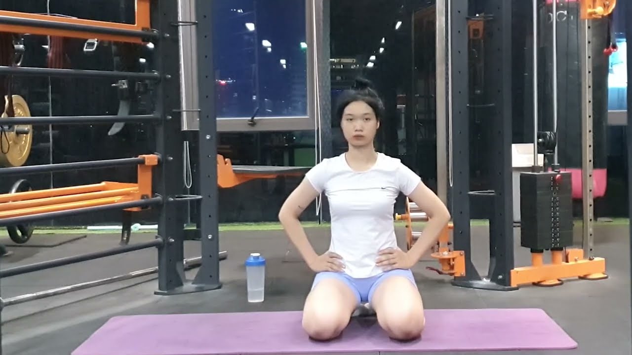 1-Minute Yoga with Chi: Simple Neck Exercises for Everyone - YouTube