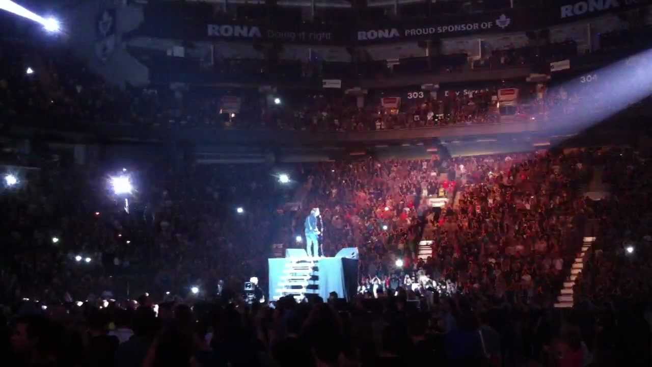 Foo Fighters Live @ The ACC-9 "Stacked Dead Actors" - YouTube