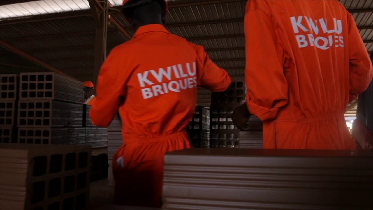 De l'usine au chantier avec Kwilu Briques (Full) - YouTube