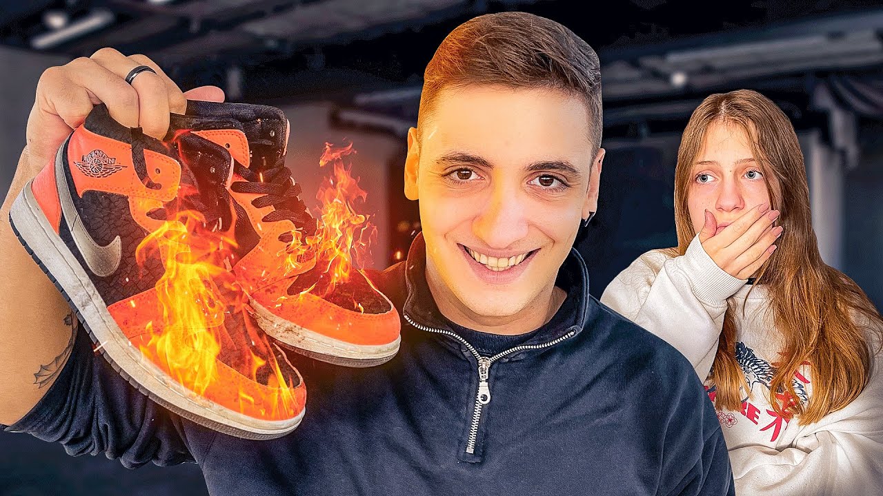 ΚΑΤΑΣΤΡΕΦΩ ΤΑ ΠΡΑΓΜΑΤΑ ΤΗΣ ΑΔΕΡΦΗΣ ΜΟΥ Youtube