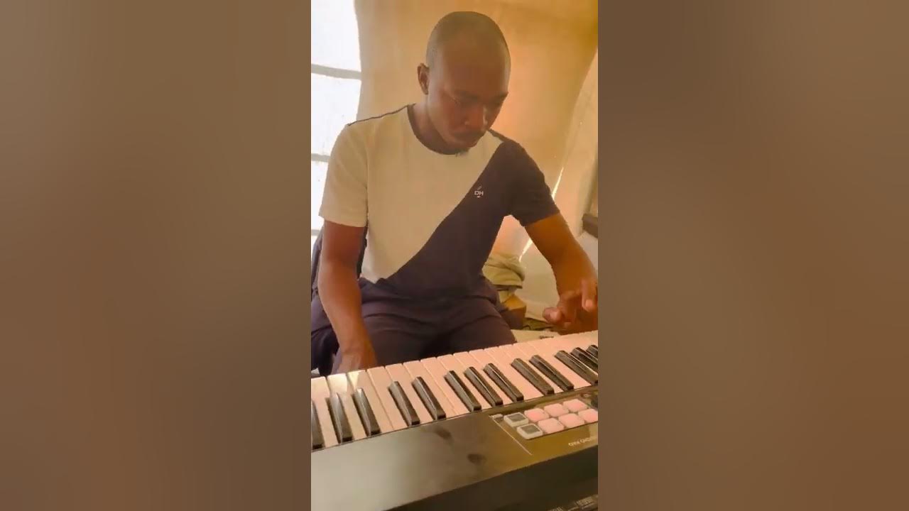 Itende chorus ( Roland e500 and xps 10 ft e09( - YouTube