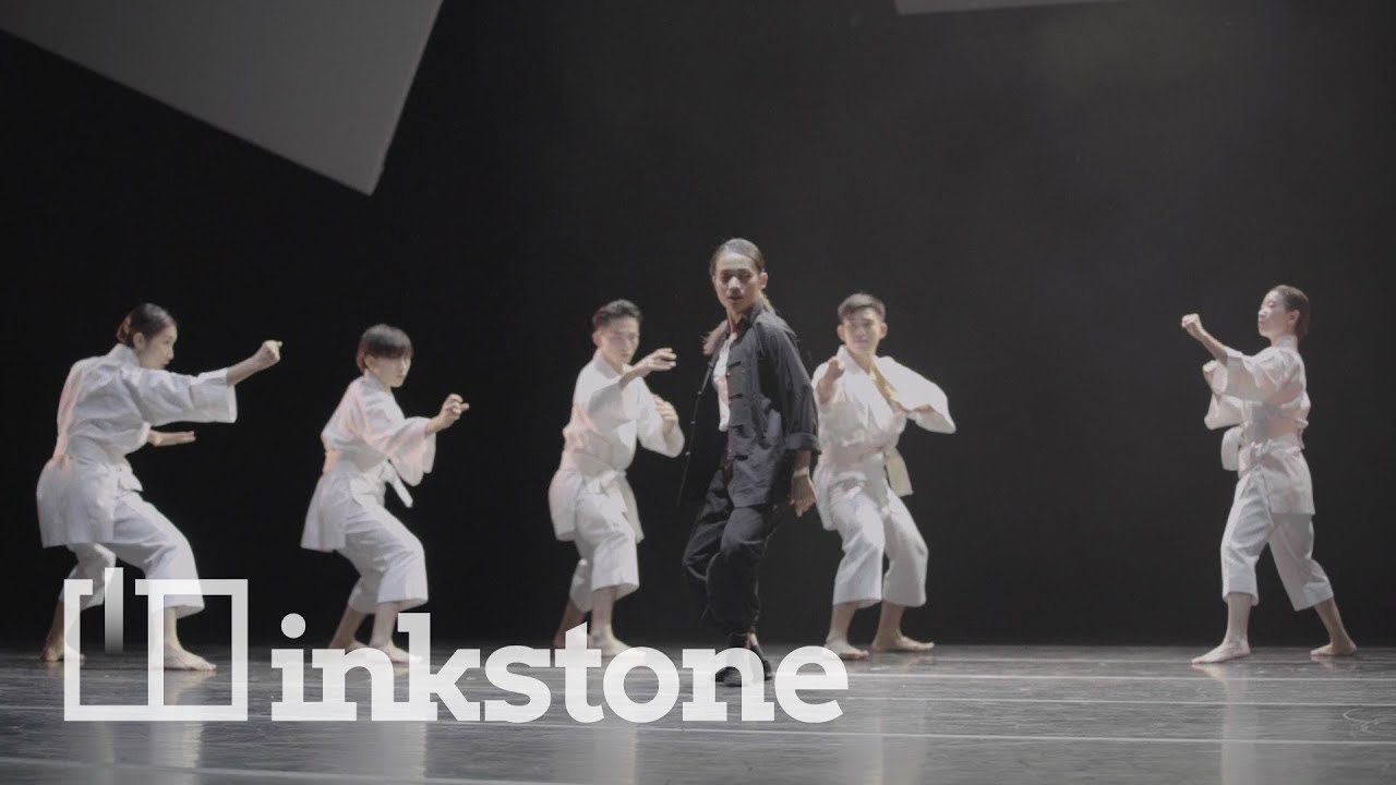 Bruce Lee's 'be water' inspires a dance show - YouTube