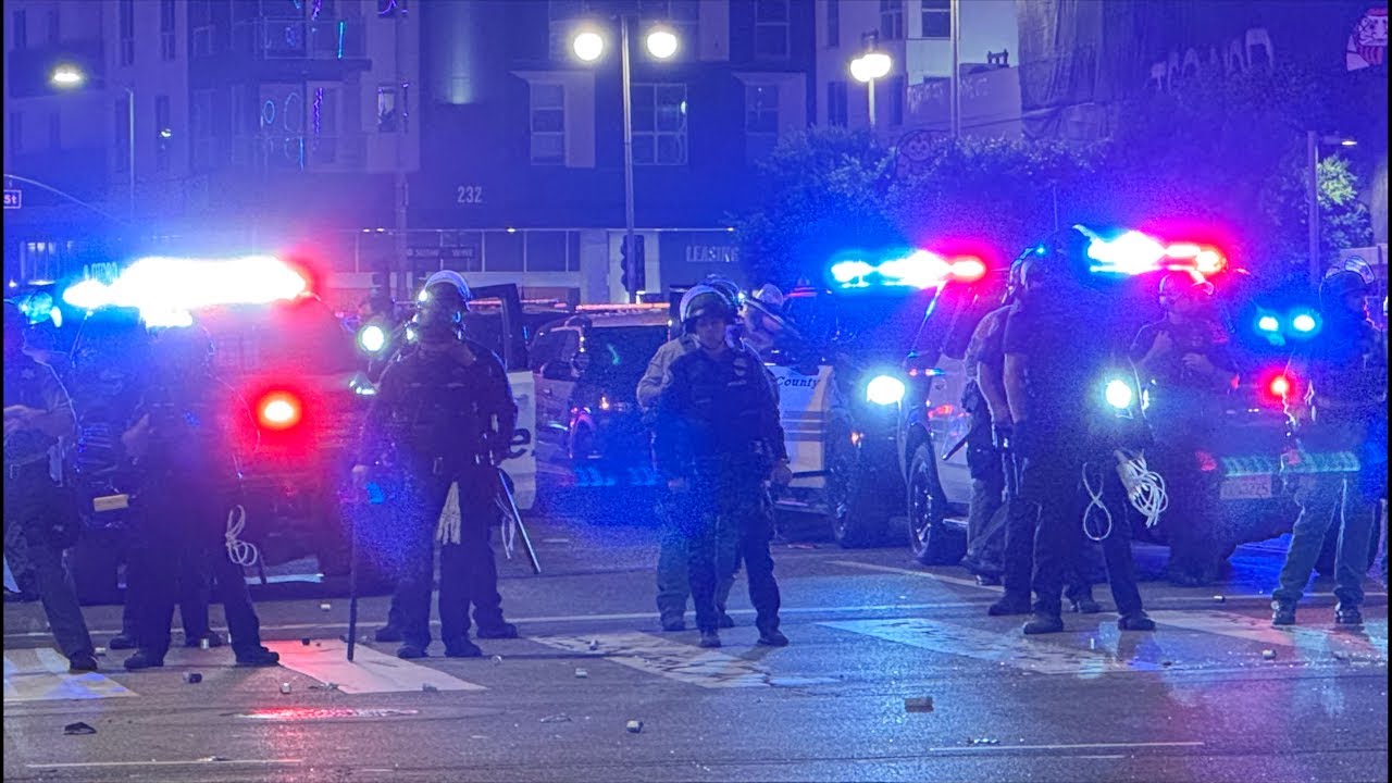 ICE Raid Downtown Los Angeles California LIVE!!!! - YouTube