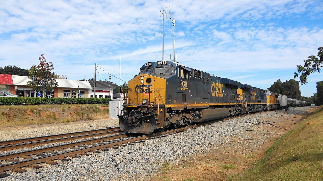 NS 64Q Ethanol train with CSX & UP power - YouTube
