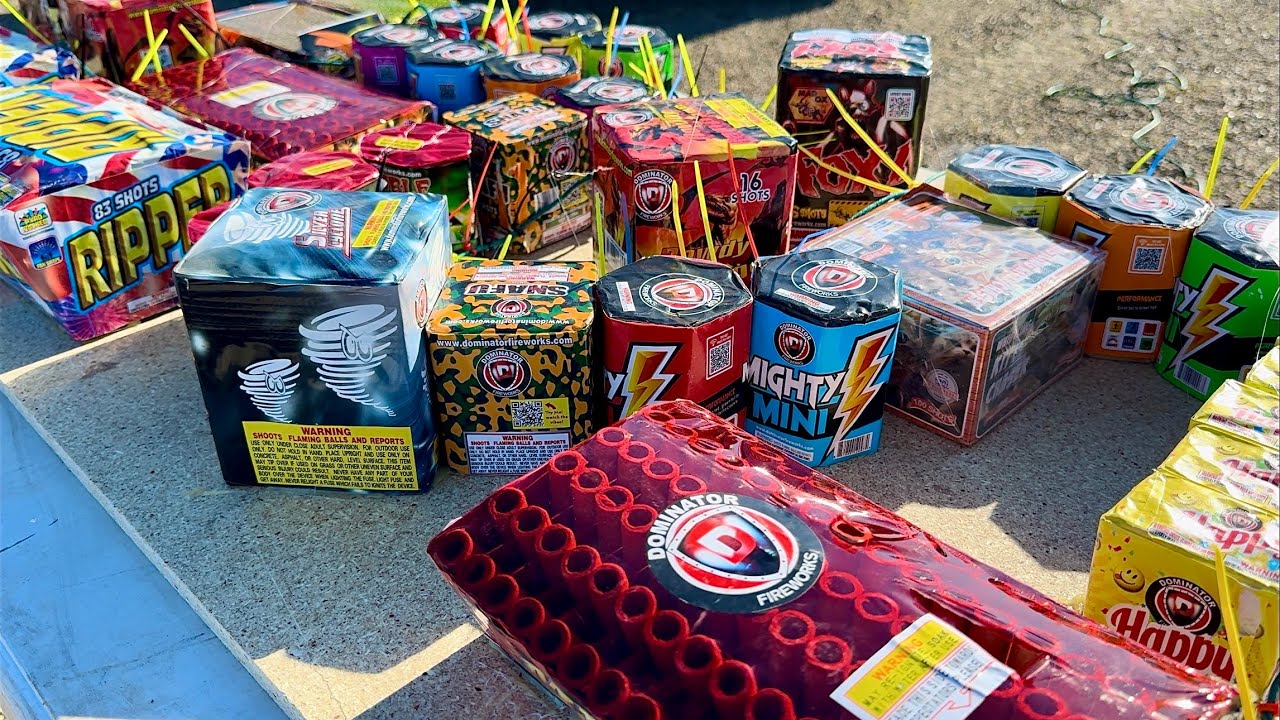 THE WORLDS SMALLEST FIREWORK SHOW ON A BUDGET! - YouTube