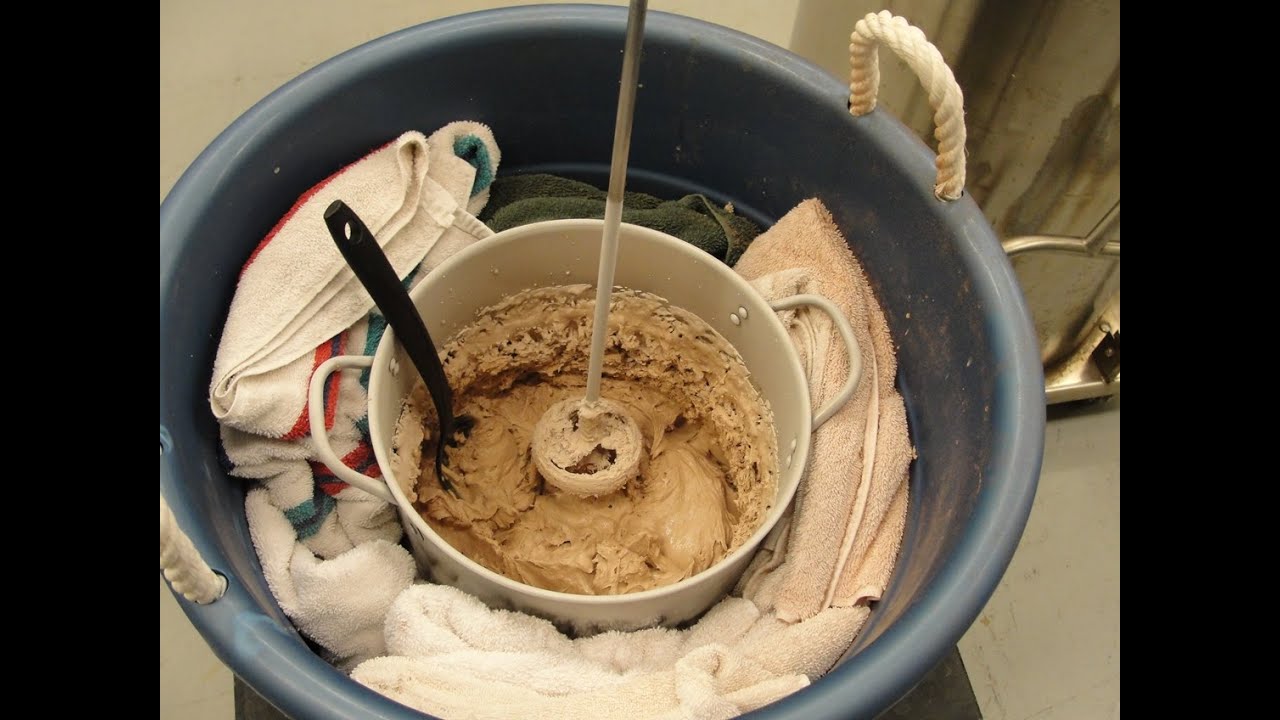 5 Minute Liquid Nitrogen Chocolate Ice Cream - YouTube