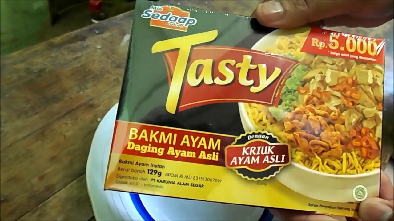 Lagi pengen nyoba "mie sedap tasty bakmi ayam daging ayam asli" - YouTube