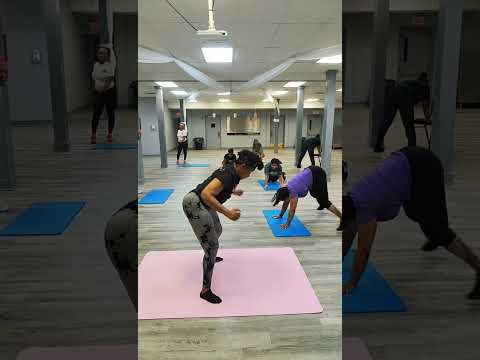 HUT HUT NOLA BOUNCE 💃🏻 Let's get it #guttznthangz®️ #coachpinky ##pnkfitness421 #over50 #fitness