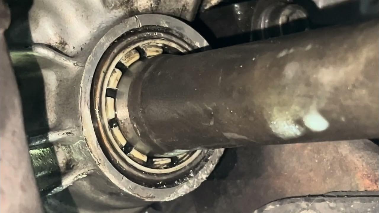 Peugeot 106 phase 2 : erreur à ne pas faire en remontant le cardan coté passager - YouTube