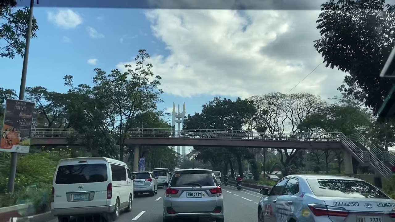 Elliptical Road, Quezon City, 12 Feb 20 - YouTube