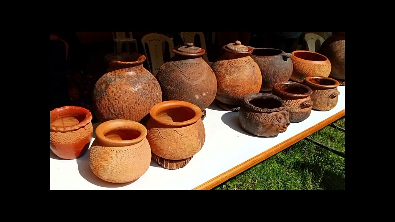 Maragoli cooking pots(izinyiingu) - YouTube