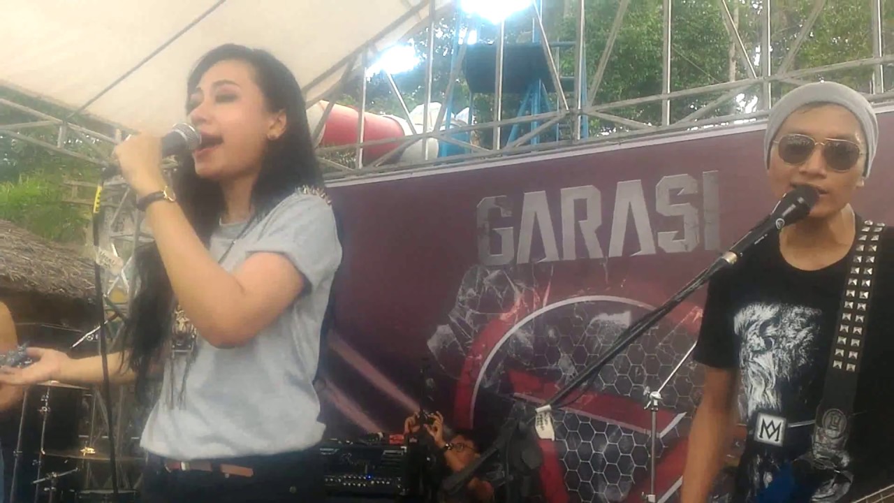 GARASI feat aiu ratna - Hilang @garasireunion 2015 - YouTube