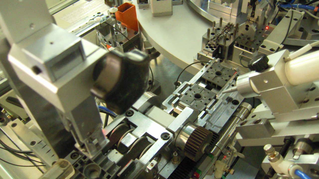 Cam Switch Automatic Assembly Machine - YouTube