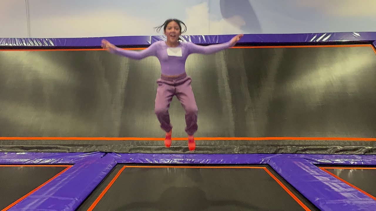 Vlog#451 Jump House Trampoline Park - YouTube