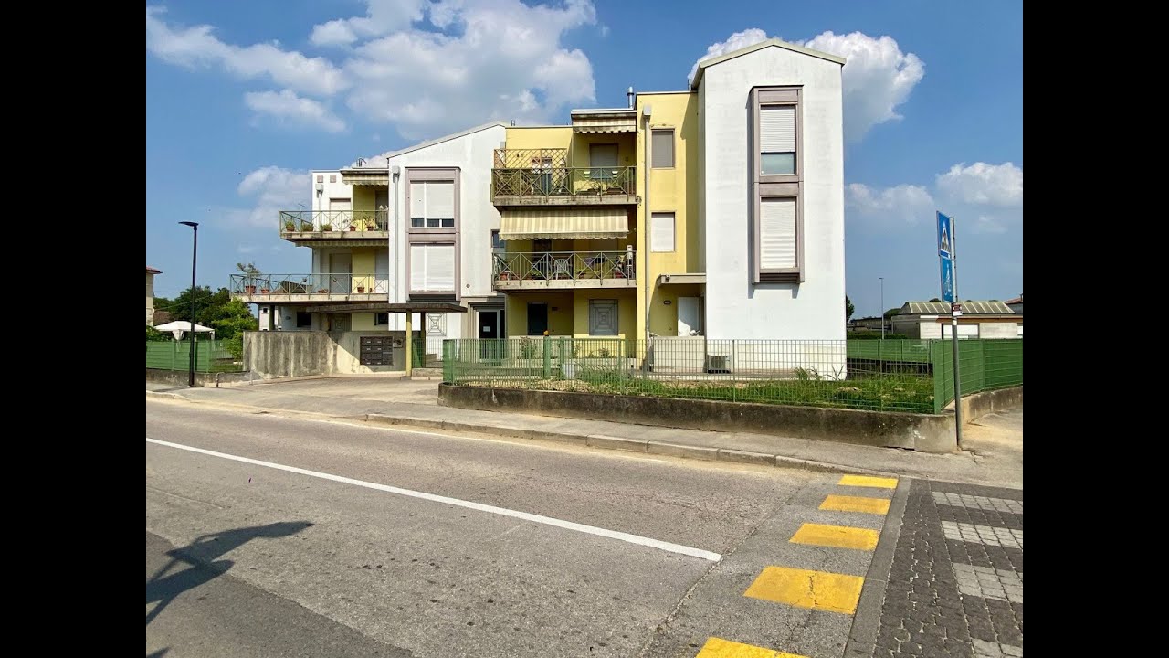 LONGARE - Grande tricamere con terrazzone, molteplici garage e cantina ...