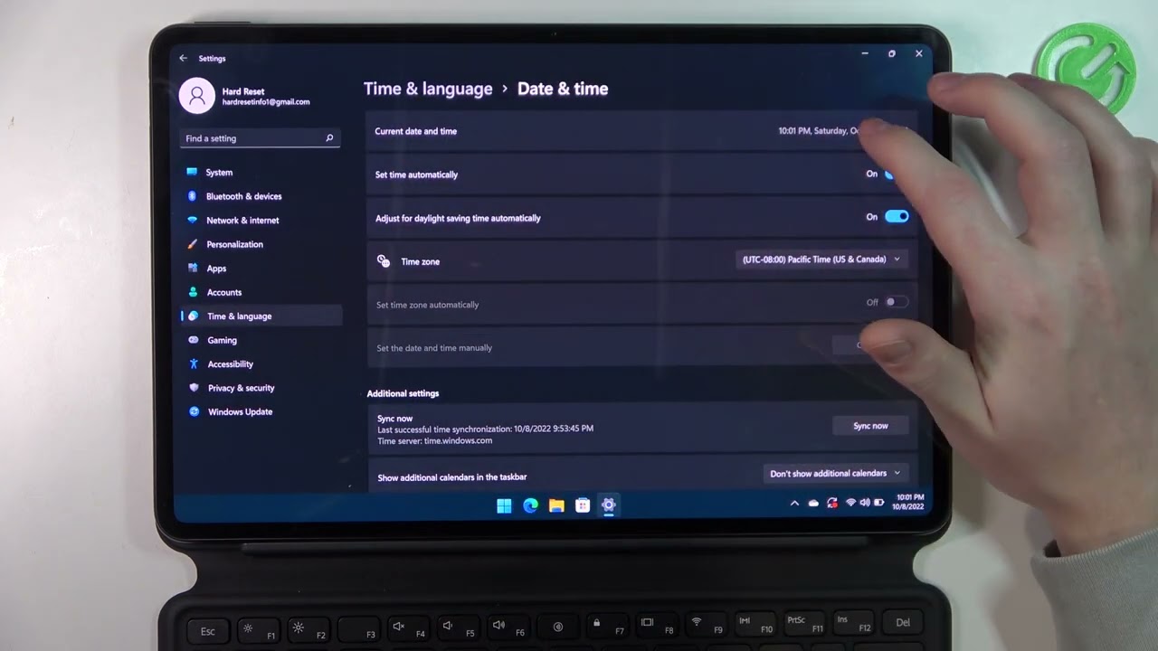 HUAWEI MateBook E Windows 11 - How To Change Date & Time Settings - YouTube