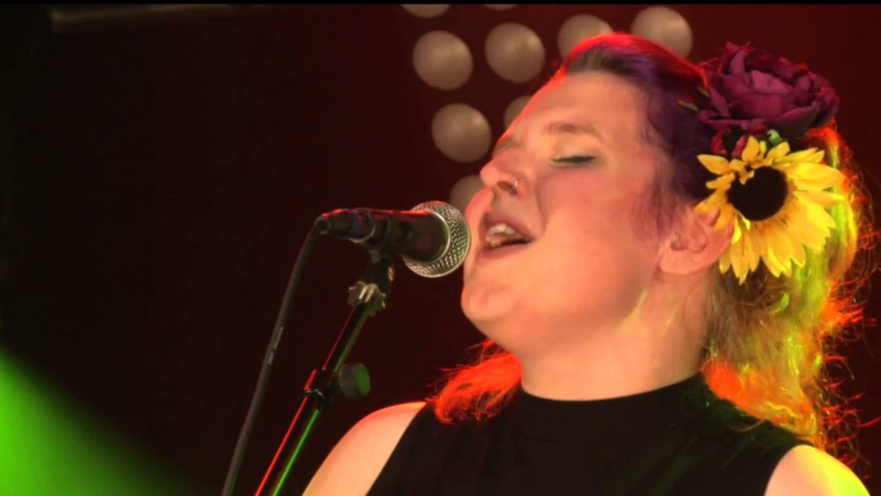 Lucy Ward - Song For Lola - YouTube