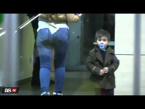 La llegada a Barcelona de Leo Messi  ,Antonella y  el pequeño Thiago .