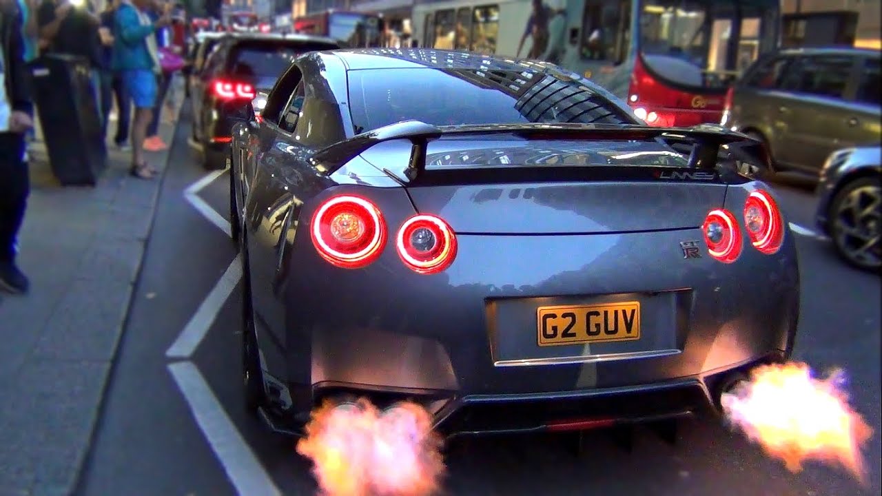 Nissan GT-Rs shooting big flames!! - YouTube