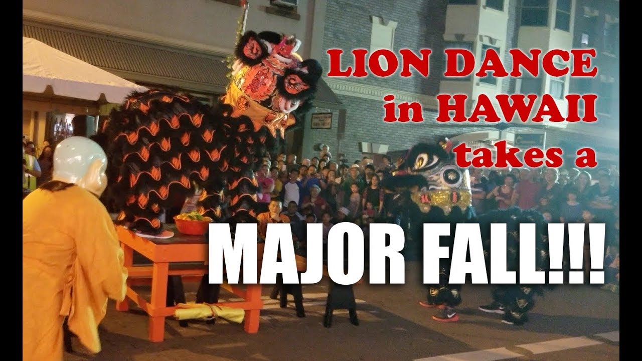 Lion Dance takes a Major Fall - Oh My Gosh! - YouTube
