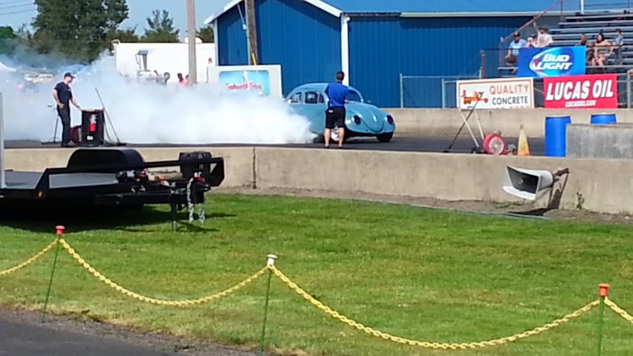 Insane VW Beetle burnout at Woodburn Dragstrip. 05/30/15 - YouTube