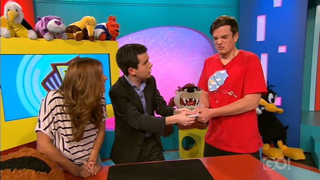 Alex the Magician's double card trick on Kids' WB - YouTube