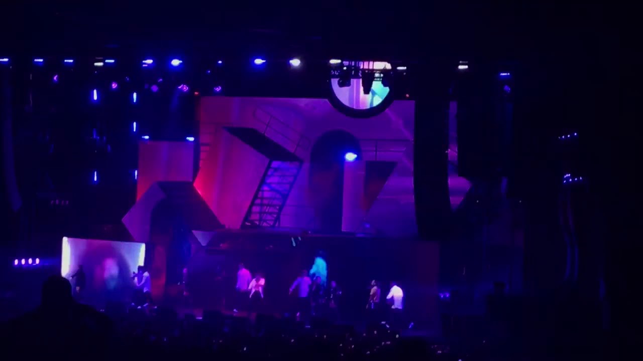 Chris Brown • High End • Phoenix AZ - YouTube