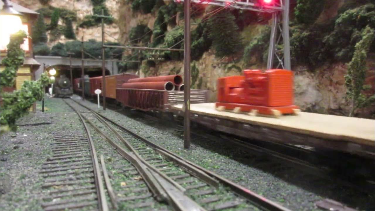 Great Northern Railway: Virginian EL 3A electrics 30 car freight at ...