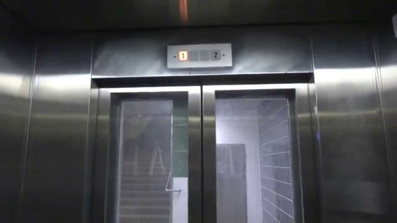 AMAZING KONE Holeless Hydraulic elevator @ Huopalahti station, Helsinki ...