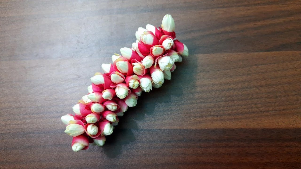 Jasmine with rose petal jadai venni | Easy method to string malli with ...