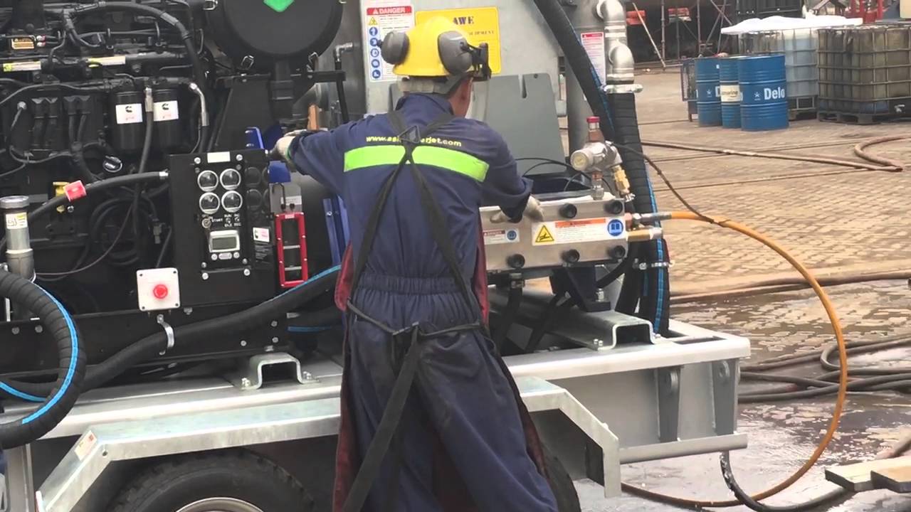 Remote Controlled Hydroblasting from Asia Waterjet & Vertidrive - YouTube
