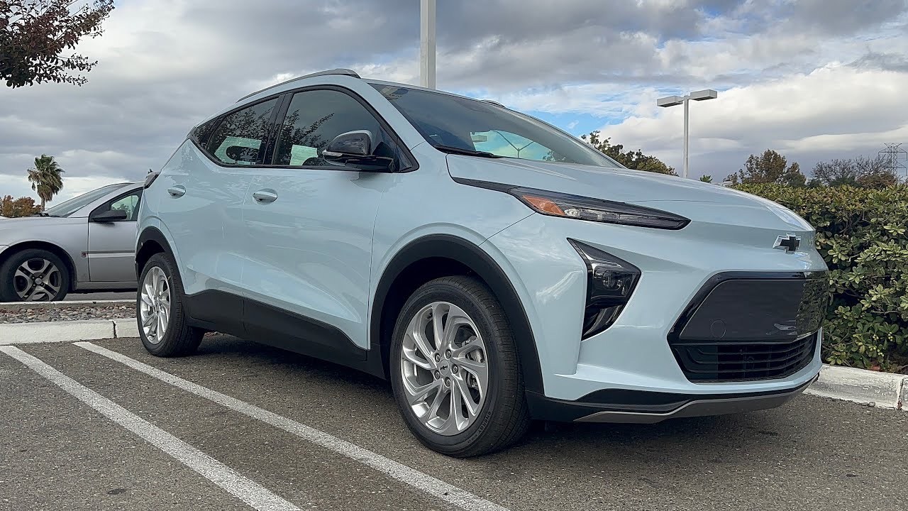 2023 Chevrolet BOLT EUV Ice Blue Metallic - YouTube