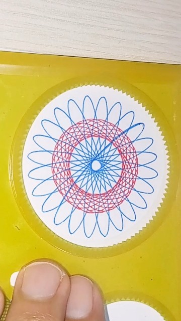 The Science Behind Spirograph Designs #art #spirograph #satisfying # ...