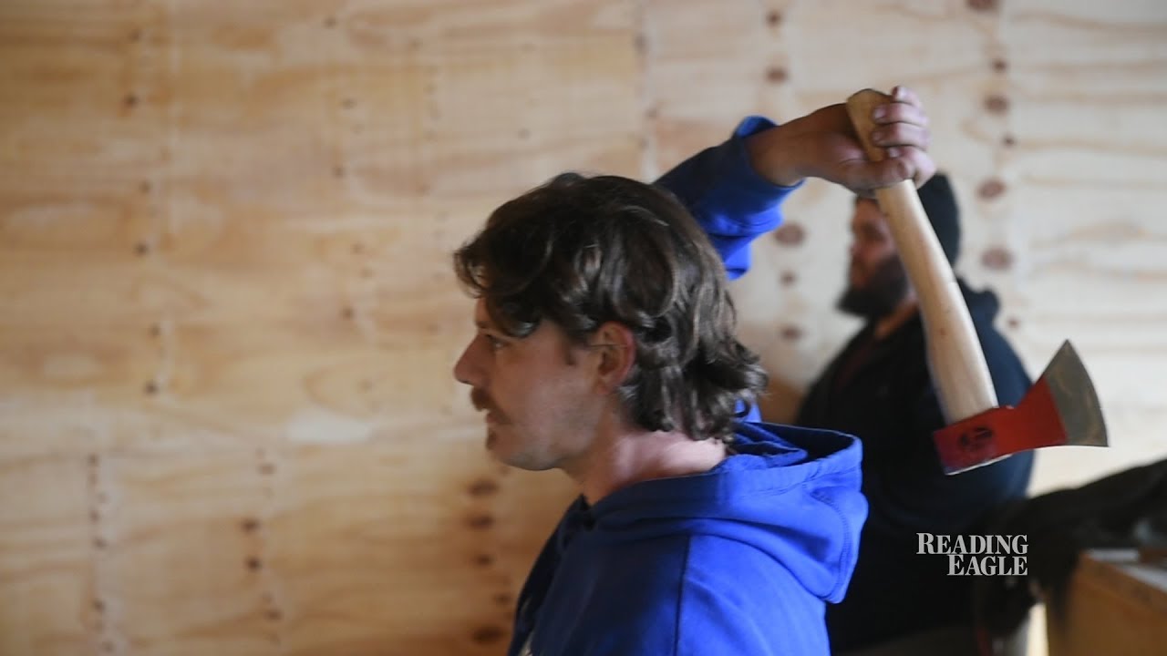 Splitting Edge Axe Throwing - YouTube