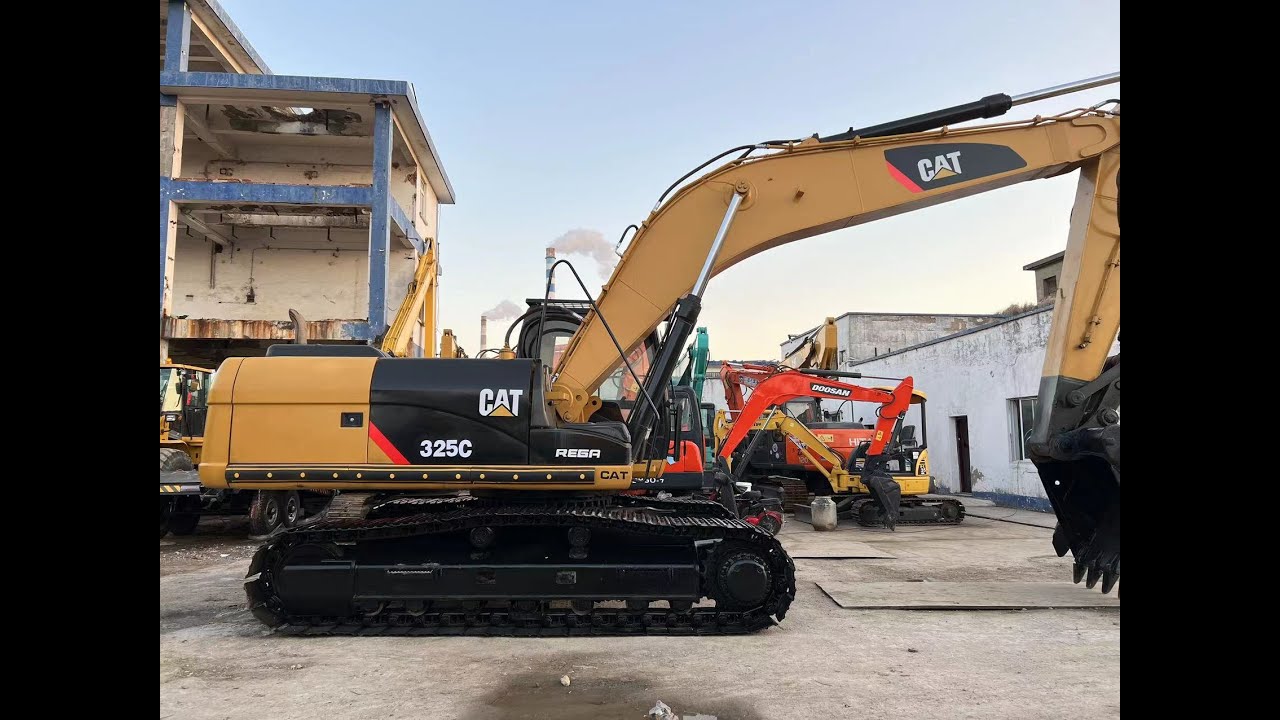 Caterpillar 325C excavator - YouTube