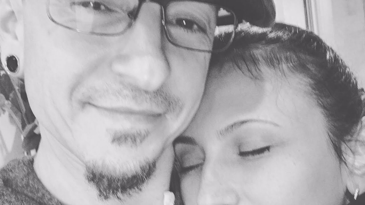 Linkin Park Singer Chester Bennington's Wife Says She Still Can't Play ...