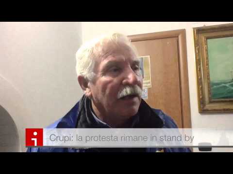 Francesco Crupi torna nel presidio della protesta a Scordia - YouTube