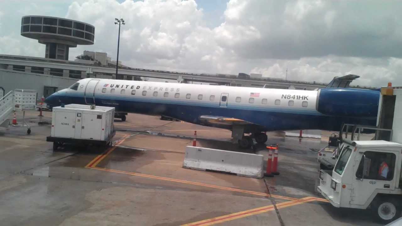 HD IAH Deboarding Via Air Stairs Continental Express ERJ-145 Houston ...