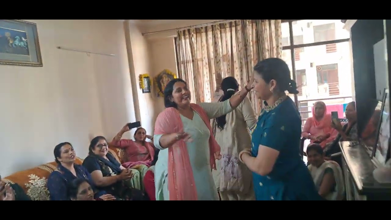 Meri saas k paanch putar the do devar do jeth suniyo ️ ️ ️ ️ ️dance - YouTube