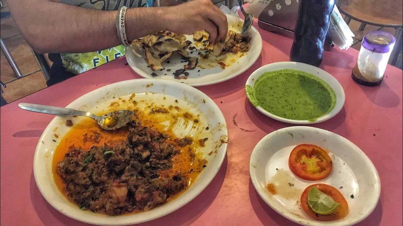 Special Mutton Chicken Mix in Ghaffar Market | Khurana Restaurant Karol ...