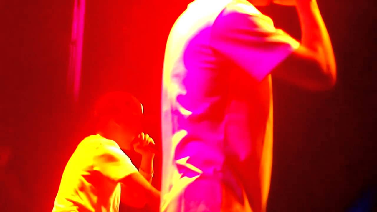 110218 Dok2 & Double K - 21세기형나그네 @ Flow 2 Flow Concert - YouTube