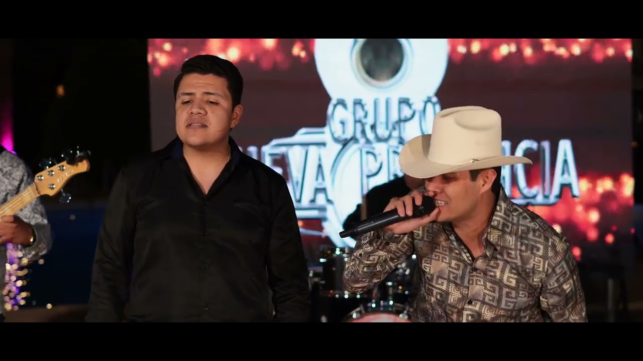 Los Tres Gallos - Grupo Nueva Presencia ft Gerardo Mercado - YouTube