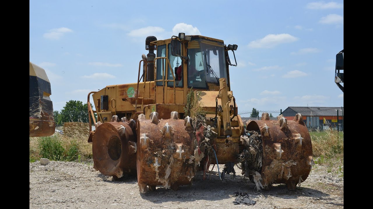 Caterpillar 816F - Compacteur à dechets - Landfill Compactor - YouTube