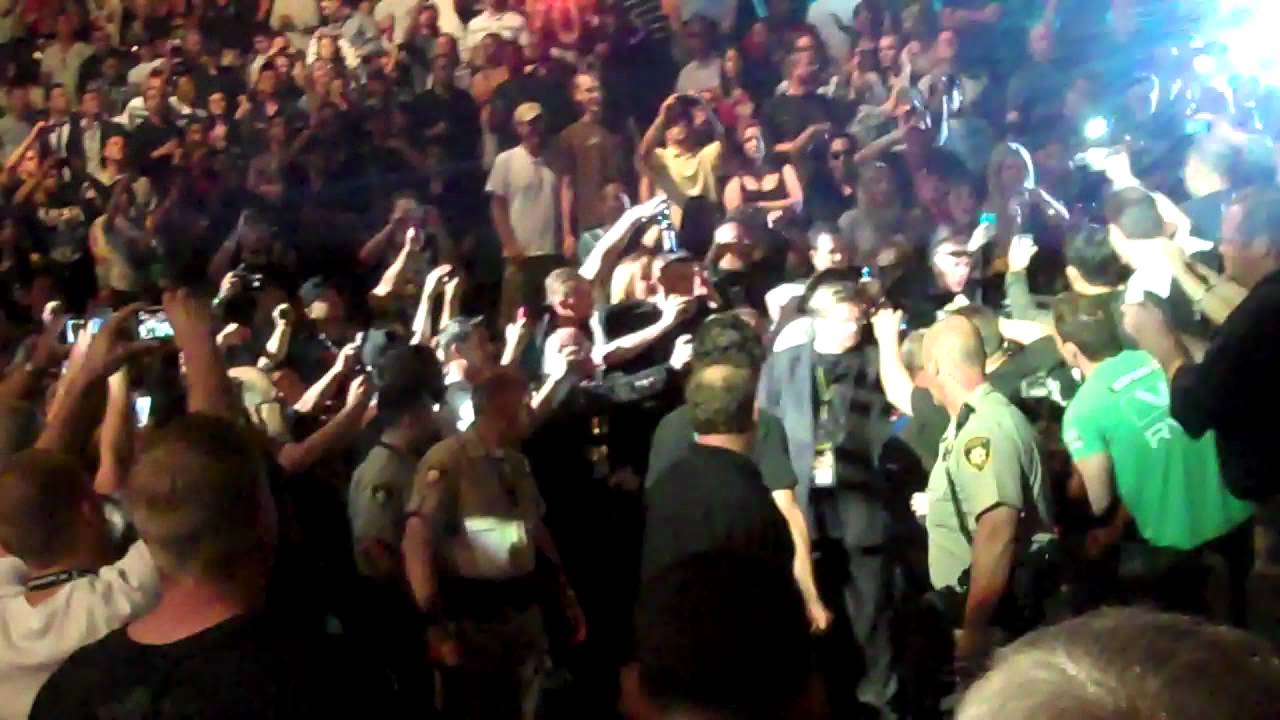 UFC 130 Rampage Jackson Walk Out - YouTube