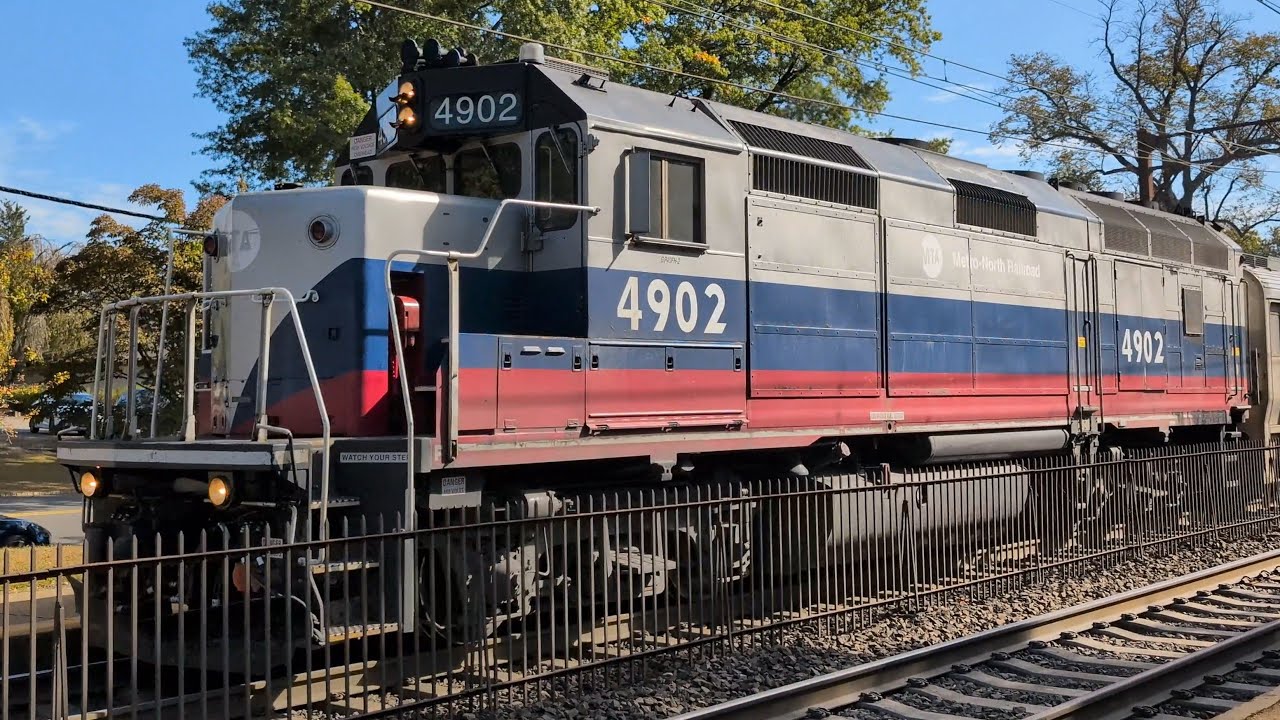 Railfanning NJ Transit & MTA at Short Hills 10-7-25: EMD GP40FH-2 4902 ...