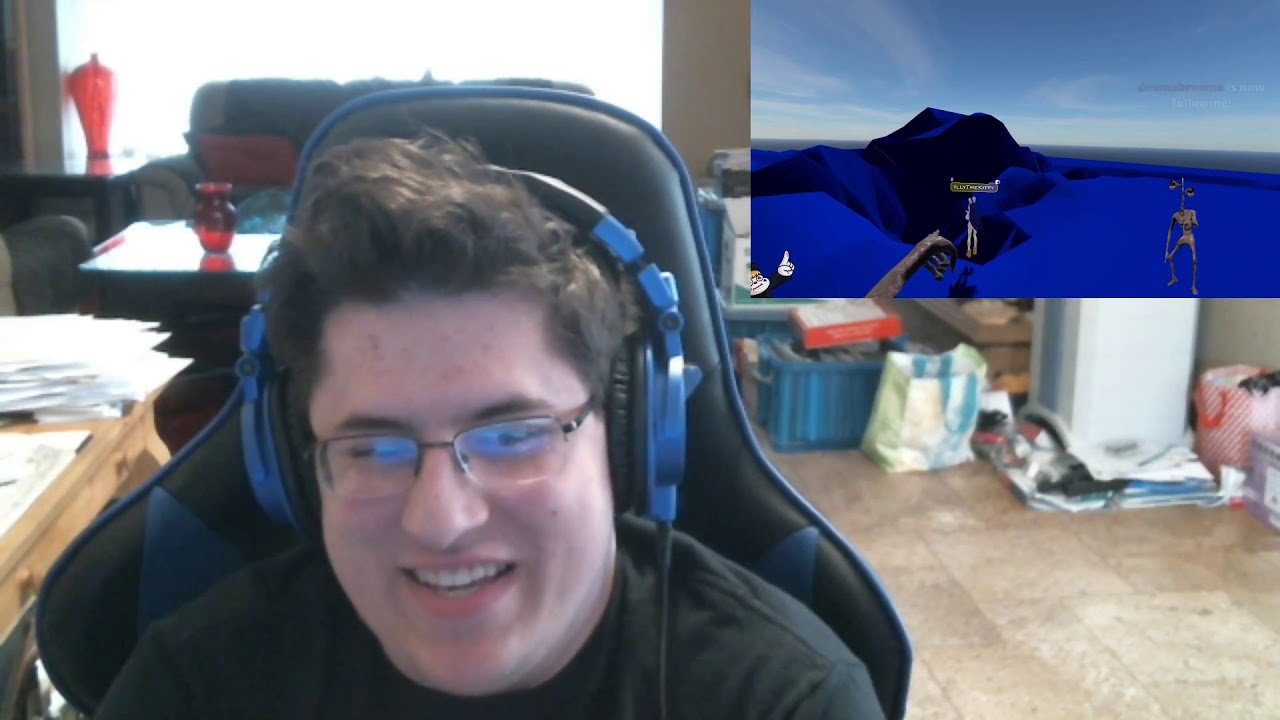 Penguinos007 Reacts to This laugh is taking over (VR Lolathon) - YouTube