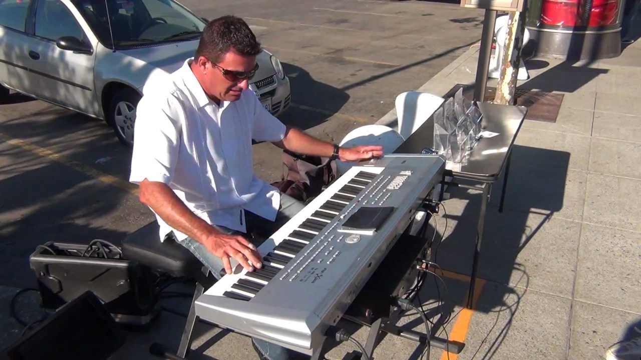San Francisco Street Performer Kevin Kooyumjian Plays A Mean Keyboard ...